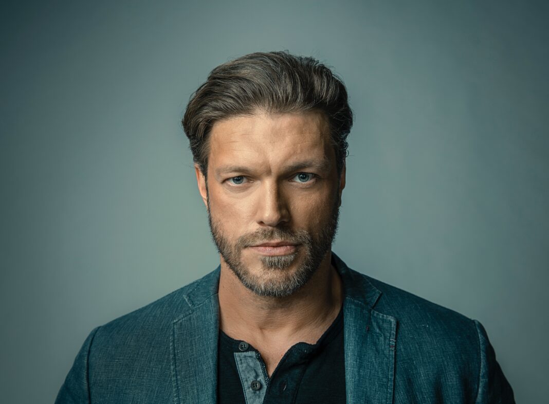 Edge WWE: Biography, Young, Age, Height, Real Name, Career, Wife, Kids ...